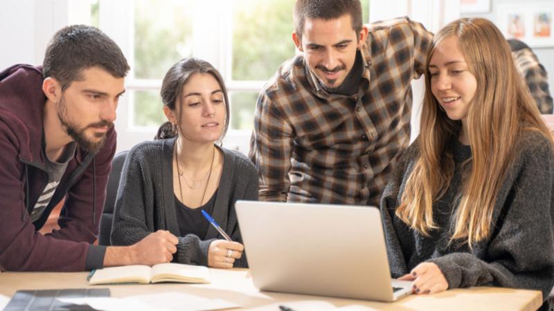 Conectando con el futuro digital - Universidad ORT Uruguay